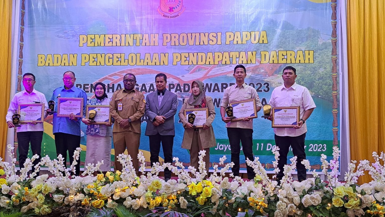 Pertamina Patra Niaga Regional Papua Maluku Raih Penghargaan Wajib Pungut PBBKB Terbesar Oleh ...